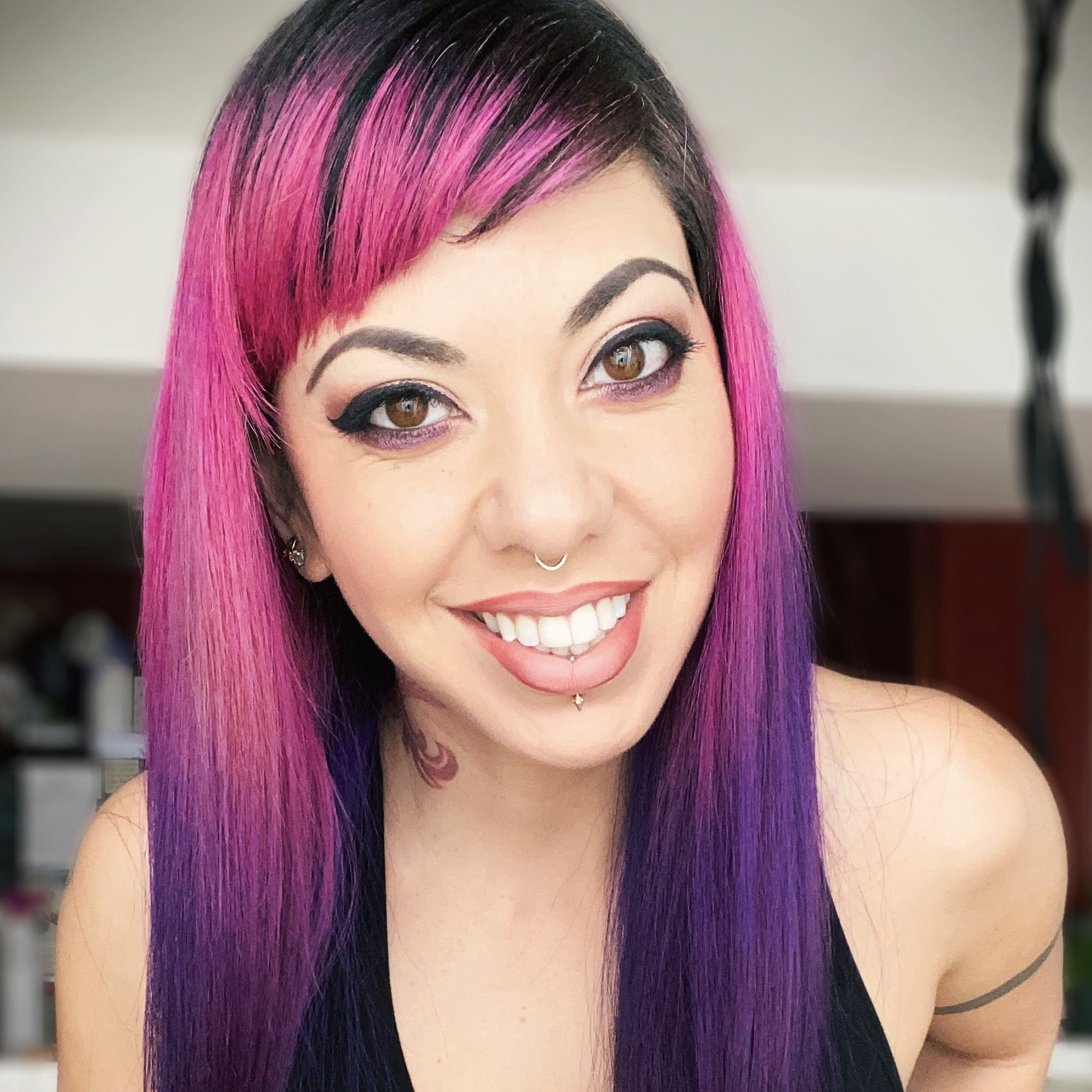 Sirens: Battle of the Bards – An Interview with Satine Phoenix and ...